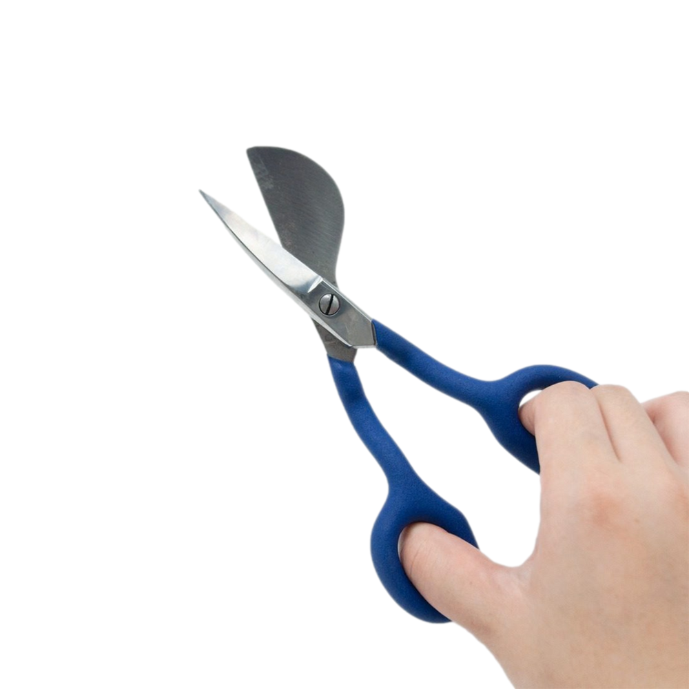 Duckbill Scissors - Defining your back tuft creation